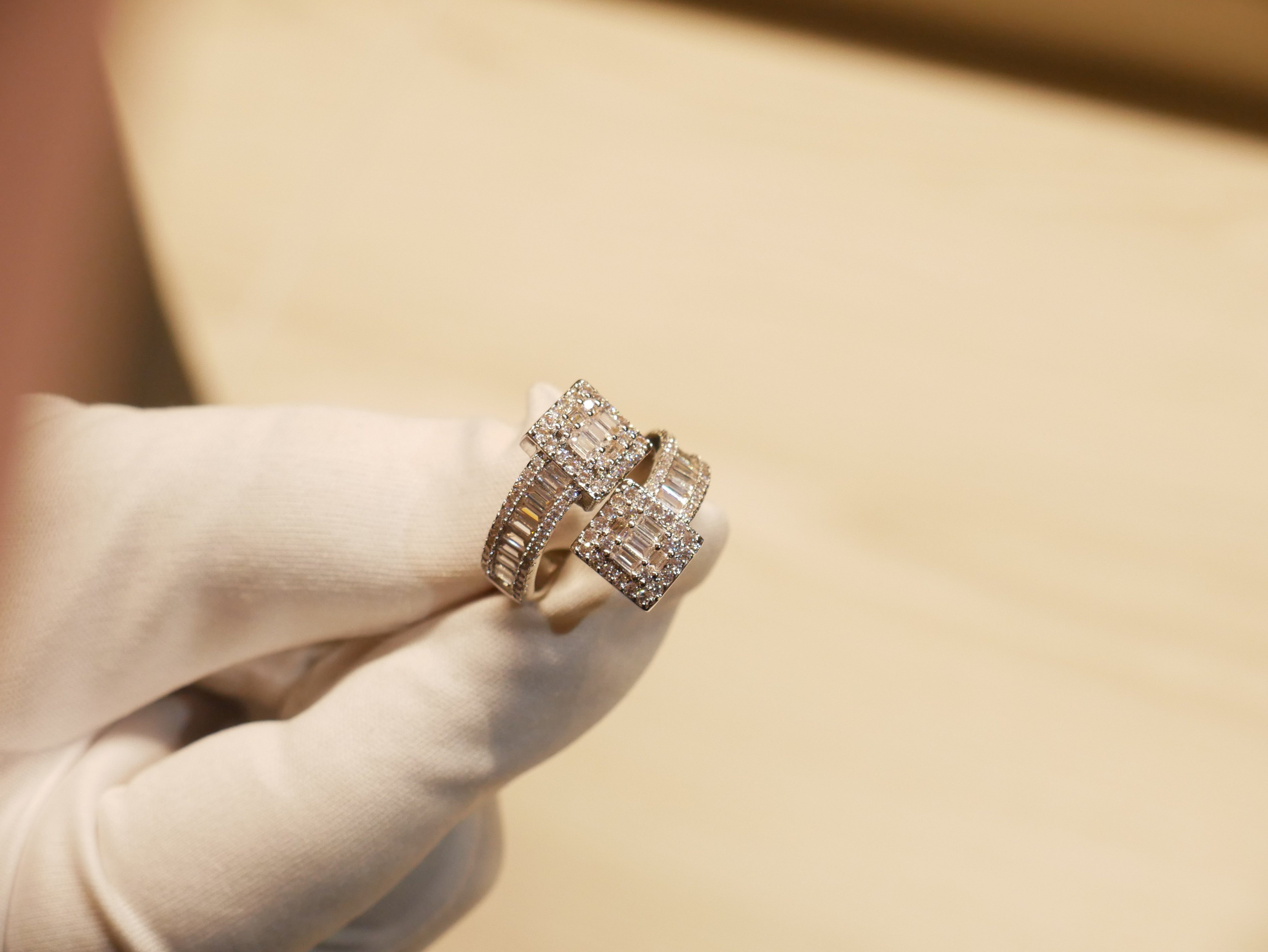 Iced Brick Ring – Araien